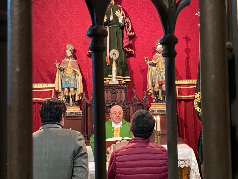 Este lunes 15 de enero hemos celebrado la mensual Misa de la Orden del ...